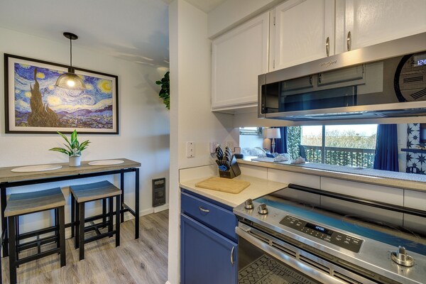 Walk To The Beach: Ocean Shores Condo! - Pacific Paradise, Ocean Shores