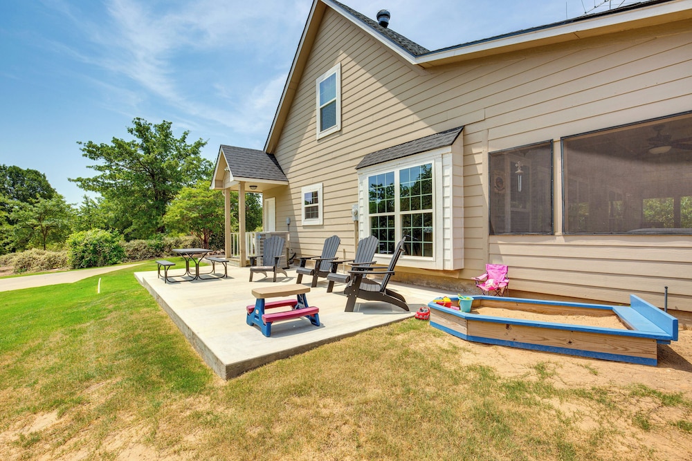 1/2 Mi To Lake Texoma: Home W/ Fire Pit & Grill! - Lake Texoma