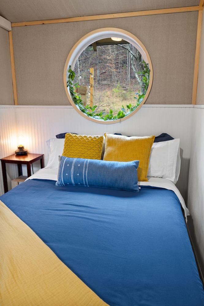 Moon Dance Tiny Home - Our Newest Rrg Glamping Cabin - Slade, KY
