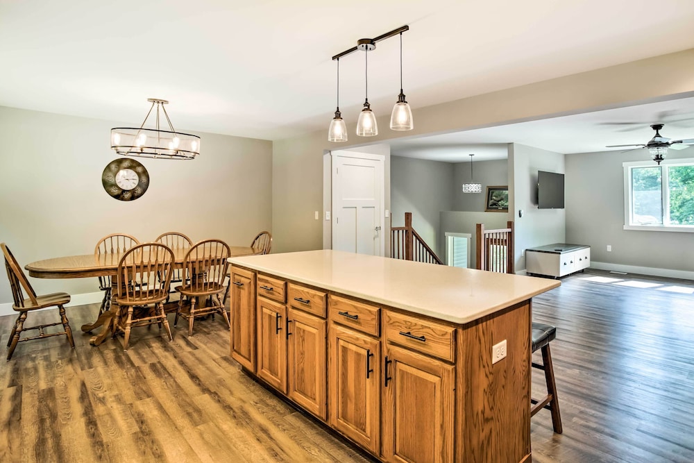 Cabin W/ Dock & Porch Across From Balsam Lake - Straight Lake State Park, Luck