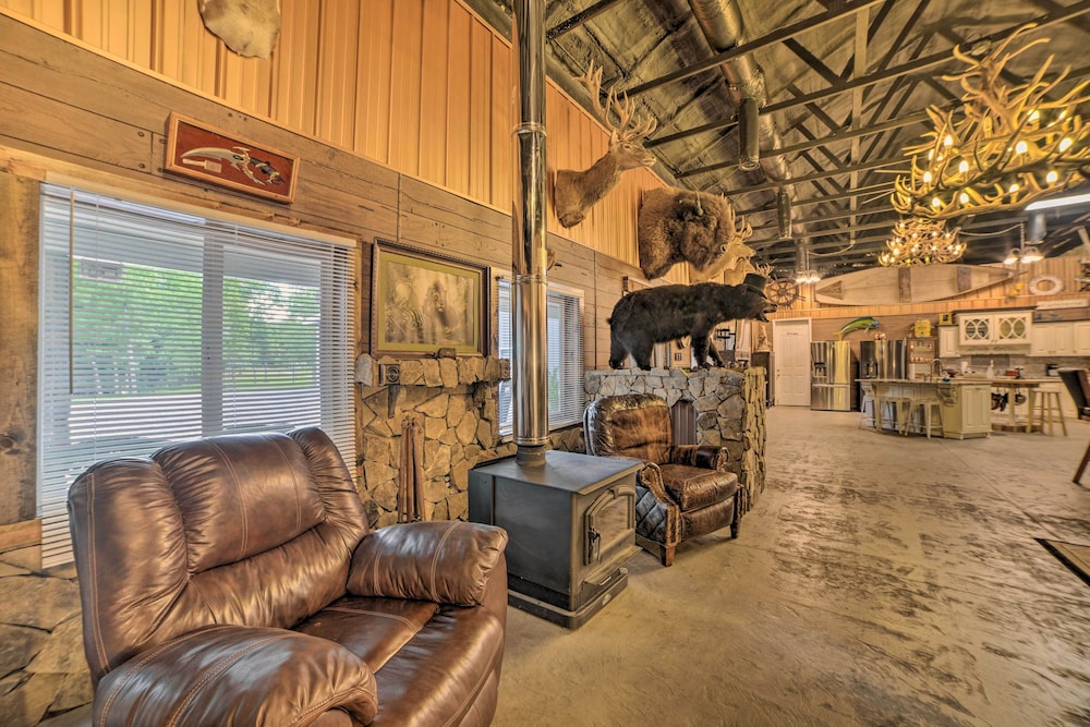 Family Leatherwood Resort Cabin W/ Fire Pit! - Kentucky Lake