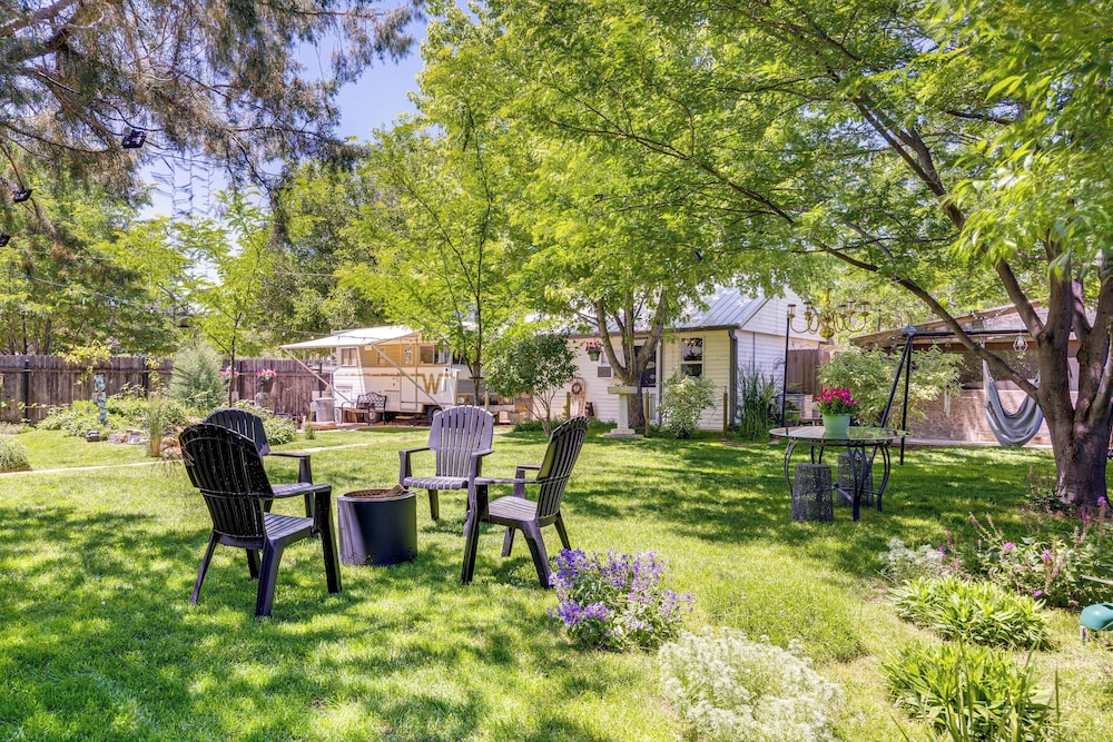 Las Animas Studio W/ Lush Backyard Paradise! - Colorado
