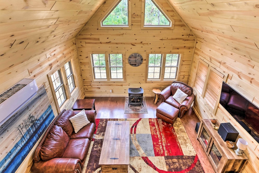 Idyllic Cabin In The Heart Of Hocking Hills - Hocking Hills State Park, OH
