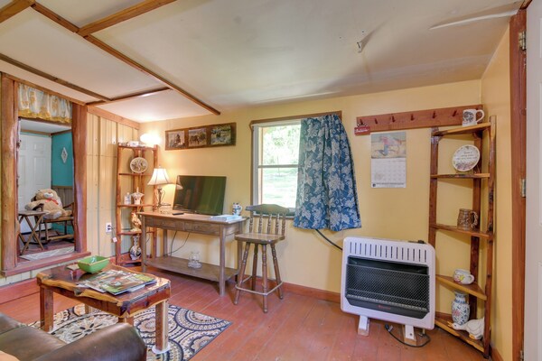 Serene Green Forest Hideaway W/ Spacious Yard - Arkansas