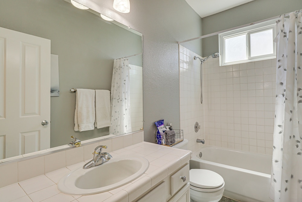 8 Mi To Dtwn Reno: Sparks Escape W/ Fenced Yard - Reno, NV