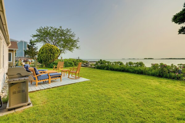 Waterfront Cottage W/ Sunroom + Patio & Grill - Long Island, NY
