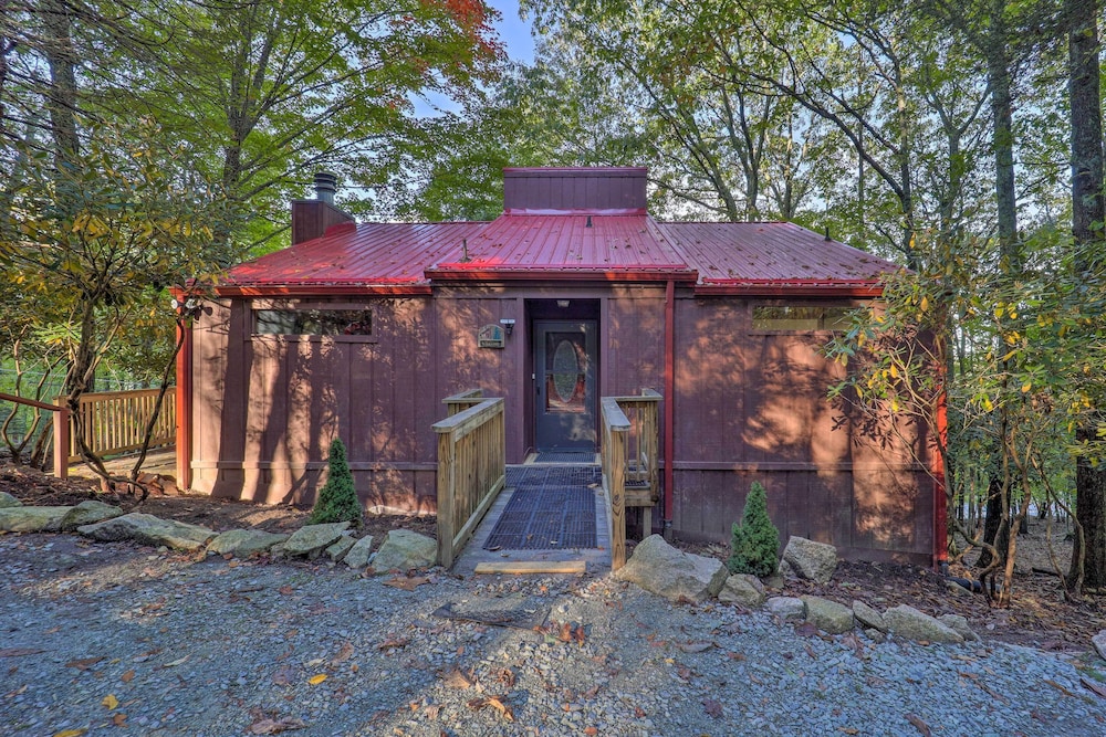 Ski Resort Cabin W/ Deck In Beech Mountain! - Beech Mountain, NC