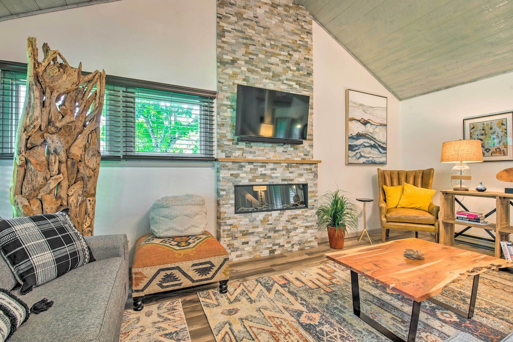 Cortland Abode: 1 Mi To Greek Peak Mountain Resort - Finger Lakes, NY