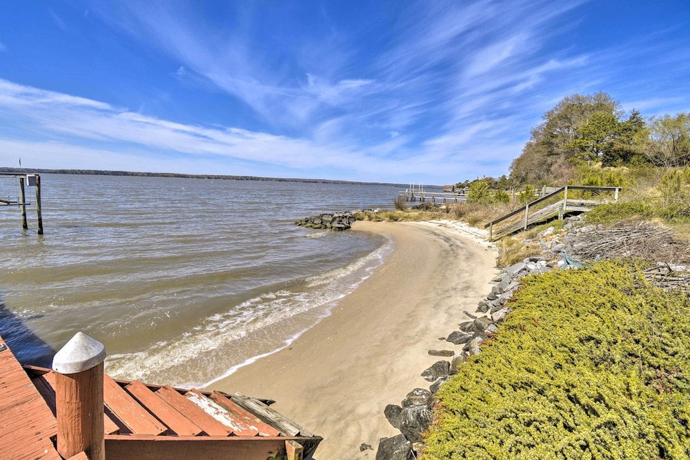Gloucester Retreat W/ Backyard Oasis & Pier! - Gloucester, VA