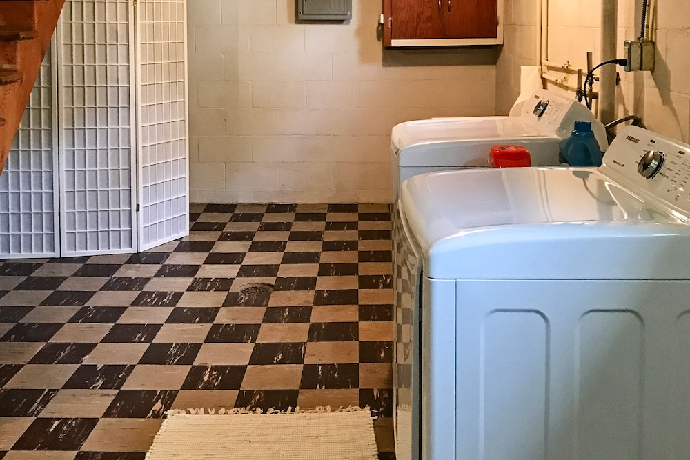 Williams Bay Retreat: Walk To Lake Geneva & Town! - Lake Geneva, WI