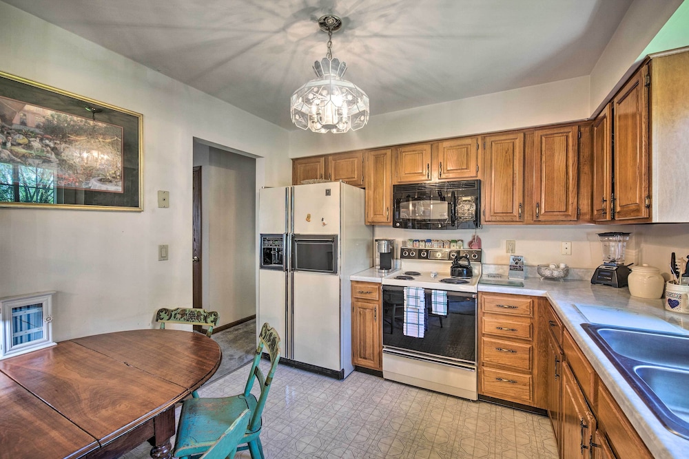 12 Mi To Hersheypark: Family Home W/ Deck! - Lake Tobias Wildlife Park, Halifax