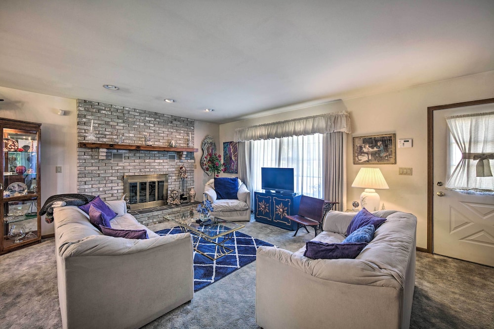 12 Mi To Hersheypark: Family Home W/ Deck! - Harrisburg, PA