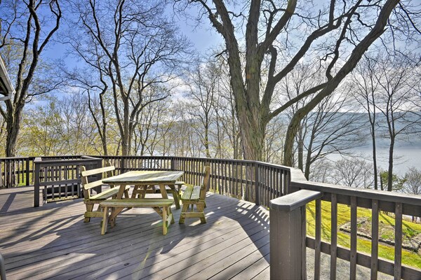 Skaneateles Lake Home: Water Views & Private Beach - Tully Lake, Tully