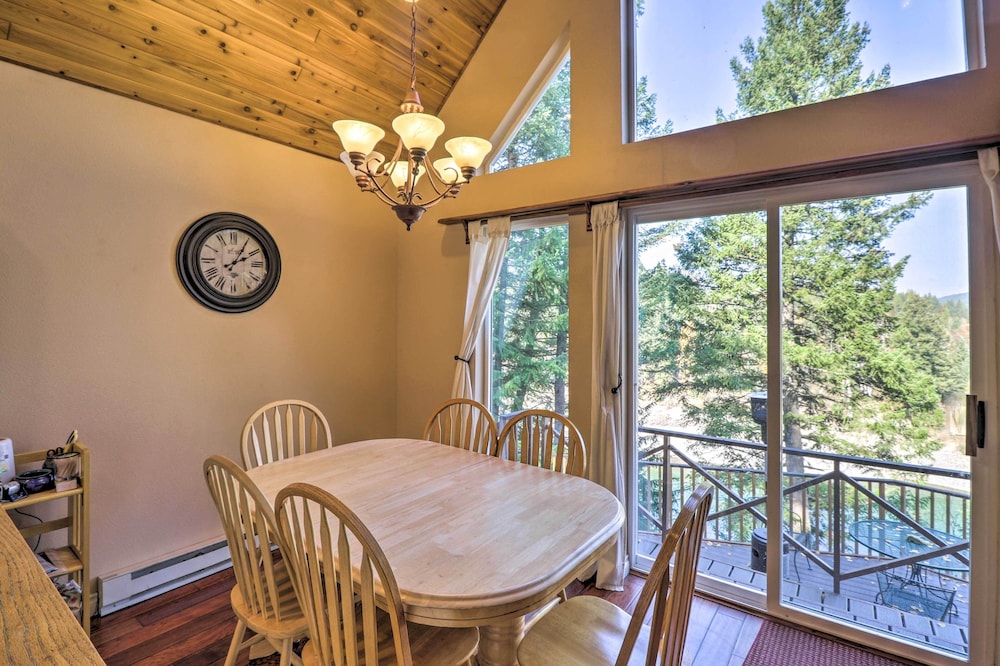 Riverfront Hungry Horse House With Large Deck! - Glacier National Park