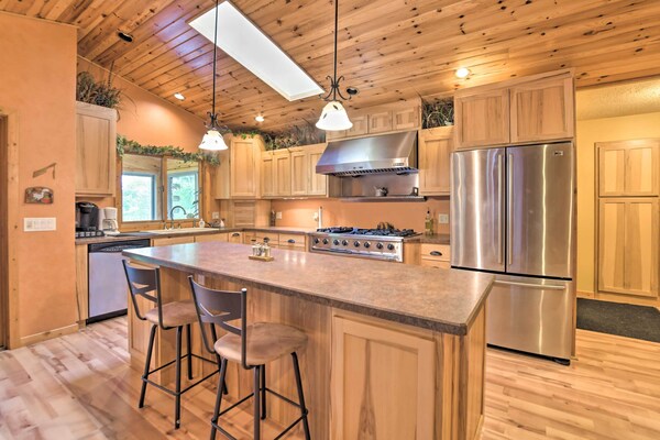 Spacious Lakefront Home W/ Patio & Boat Dock! - Itasca State Park, Park Rapids