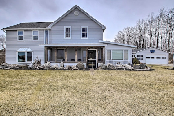 Spacious Sheboygan Home W/ Grill & Fire Pit! - Sheboygan, WI