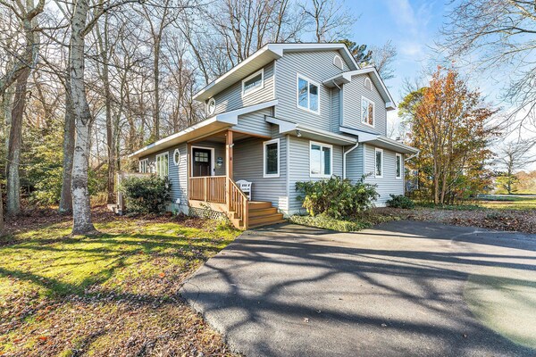 3 Mi To Bethany Beach! Dog-friendly Family Getaway - Fenwick Island, DE