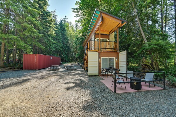 Unique Container Studio W/ Deck & Fire Pit! - Northwest Trek Wildlife Park