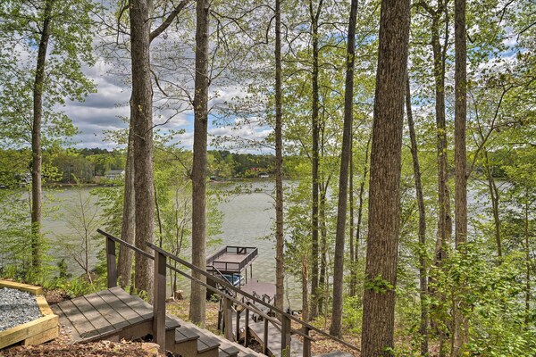 Waterfront Cottage W/ Boat Dock & 3 Decks! - Lake Gaston