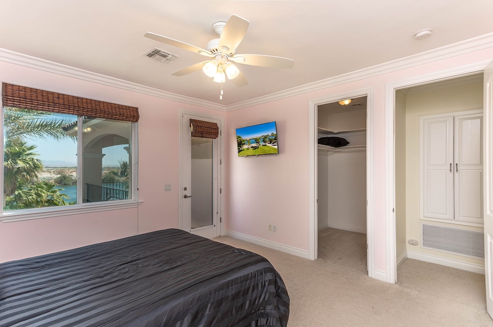 Custom Needles Estate with Private Loading Dock - Needles | Vrbo