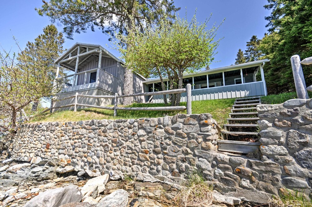 Bayfront Hancock Cottage W/ Beach Access & Views! - Maine
