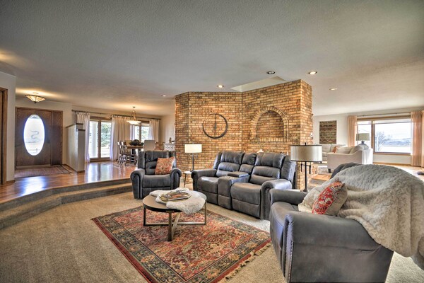 Charming Joliet Ranch House On A Working Farm - Joliet, MT