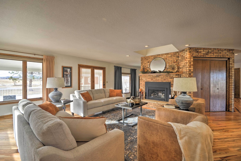 Charming Joliet Ranch House On A Working Farm - Joliet, MT