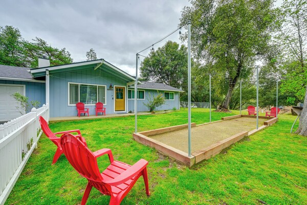 Dog-friendly Oakhurst Home: Walk To Downtown! - Yosemite National Park, CA