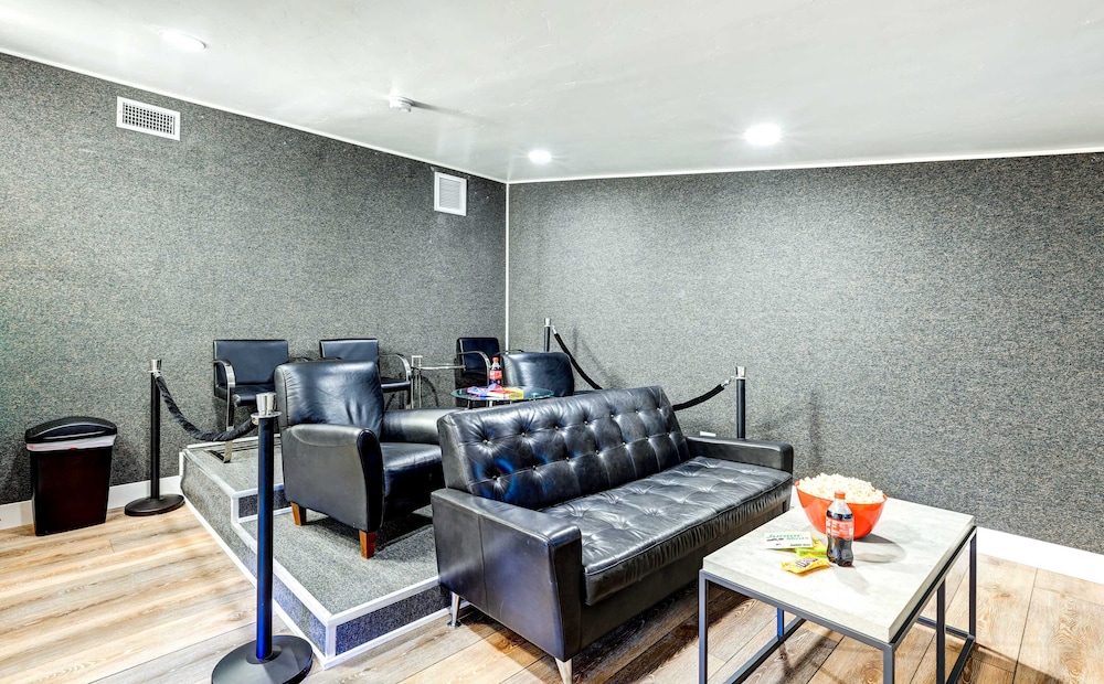 Dog-friendly Oakhurst Home: Walk To Downtown! - Oakhurst