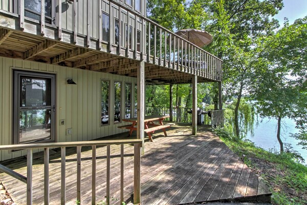 Waupaca Lakefront Home W/ Pool Table & Dock! - Fremont, WI
