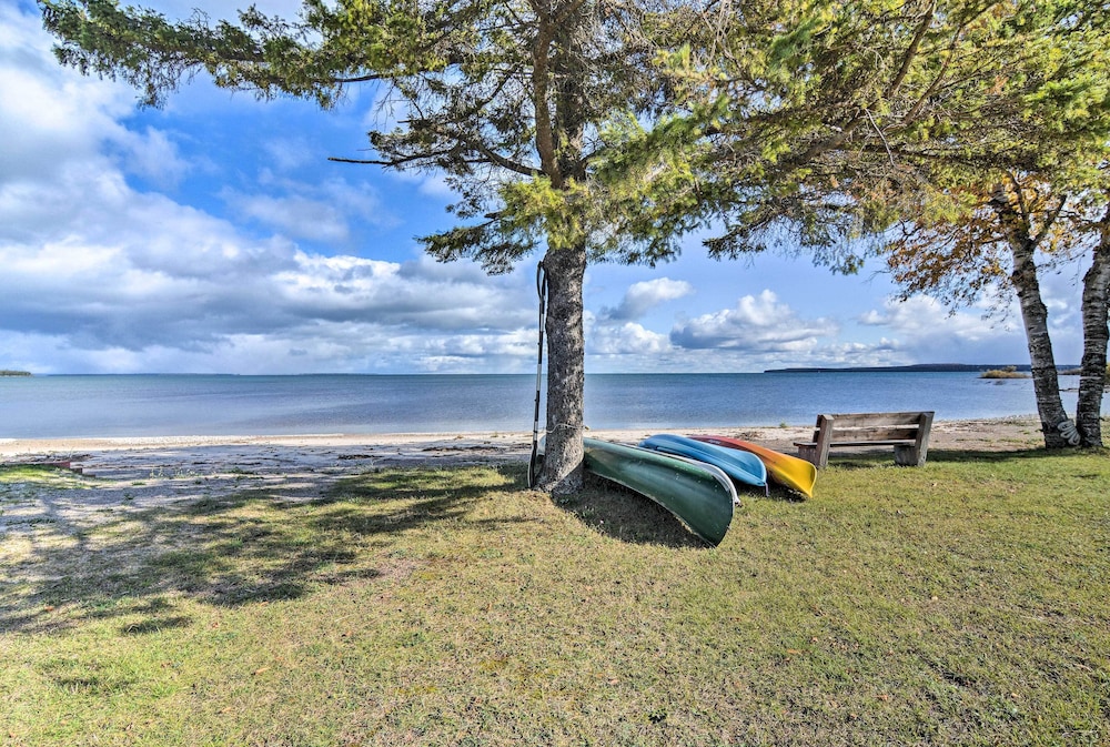 Lovely Lake Huron Getaway: Beach Access & Kayaks! - St. Ignace, MI