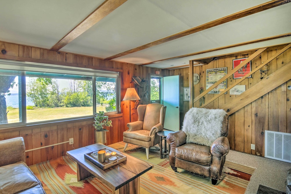 Scenic Lake Almanor Home W/ Mountain Views! - Greenville, CA