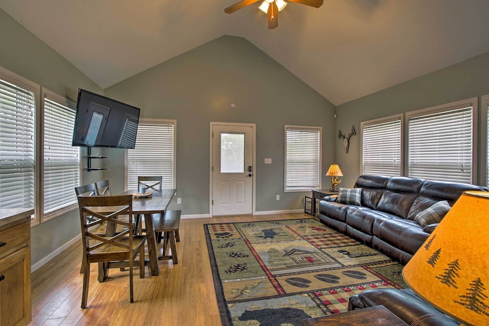 Half Mi To Yacht Club: Home By Perry Lake! - Perry Lake, KS