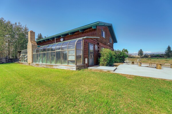 Spacious Pinedale Home W/ Mountain Range View - Wyoming