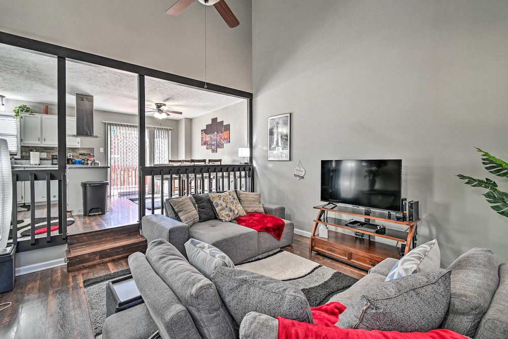 Updated Fayetville Townhome-away-from-home W/ Yard - Fayetteville, NC