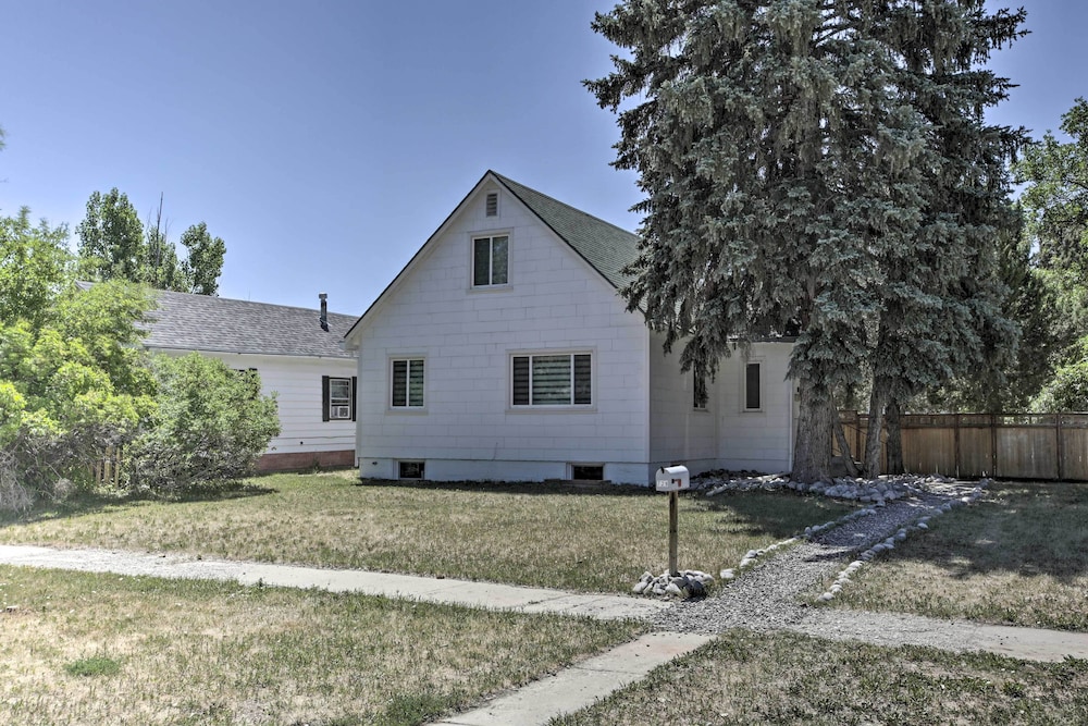 Beautiful Thermopolis Home W/ Private Yard & Grill - Hot Springs State Park, Thermopolis