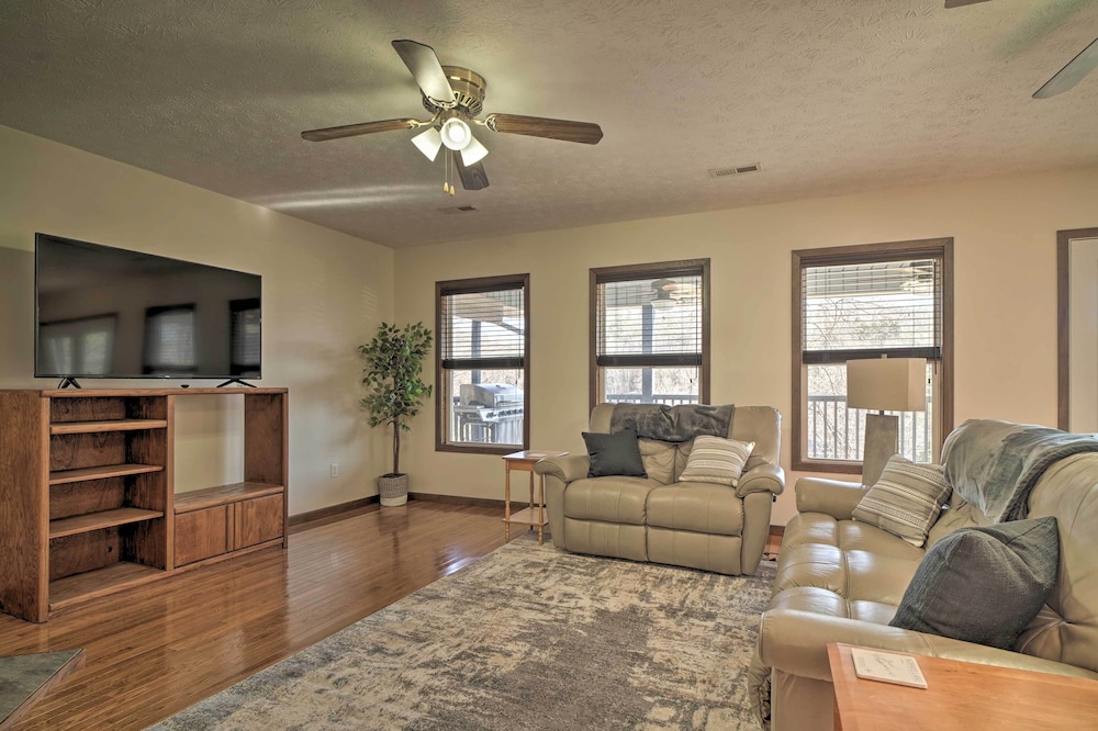 Caryville Home W/ Dock, Steps To Norris Lake! - Norris Lake, TN