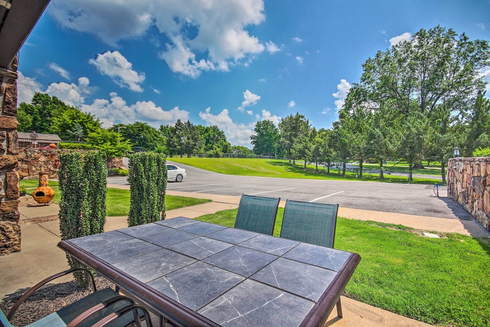 迷人的艾夫顿公寓带社区泳池！ - 格羅夫