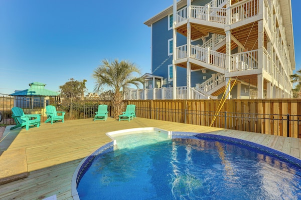Chic Surf City Retreat W/ Pool < 1 Block To Beach! - Topsail Island, NC