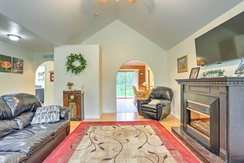 Charming Wasilla Retreat: Walk To Lake Lalen! - Alaska