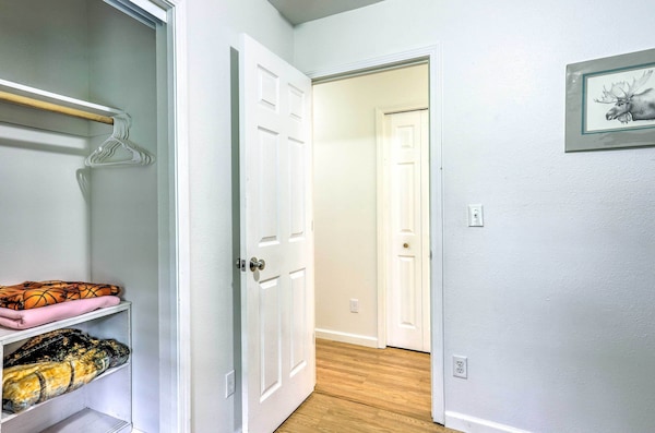 Charming Wasilla Retreat: Walk To Lake Lalen! - Alaska