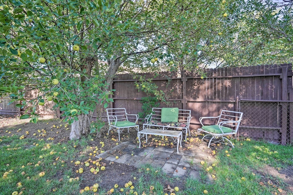 Colorado Springs Home W/ Yard ~ 12 Mi To Dtwn - Colorado Springs, CO