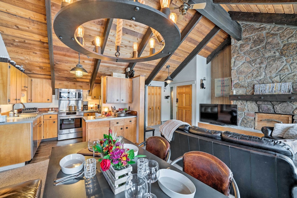 Big Sky Condo W/ Resort Amenities & Mountain Views - Big Sky, MT