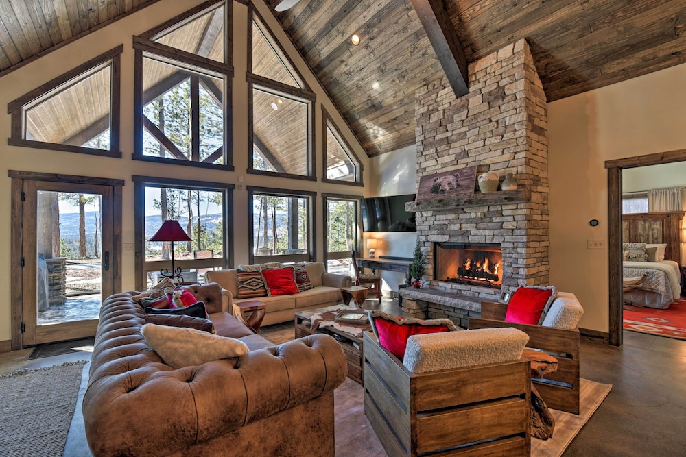 Custom Angel Fire Home: Views, Hot Tub & Fire Pit! - Angel Fire, NM