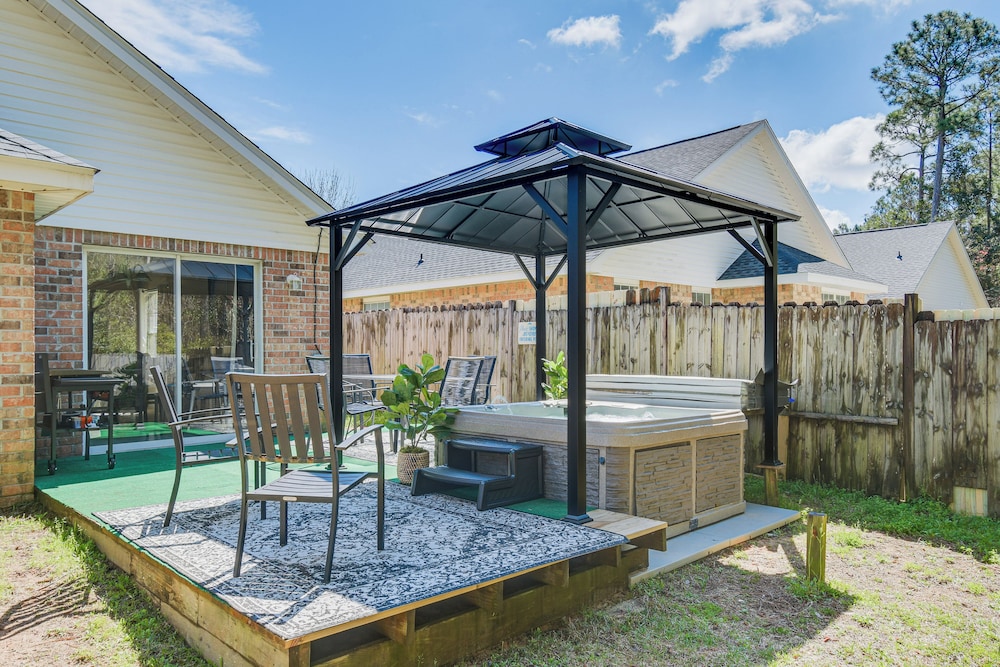 Orange Beach Home W/ Hot Tub < 2 Mi To The Wharf - Orange Beach, AL