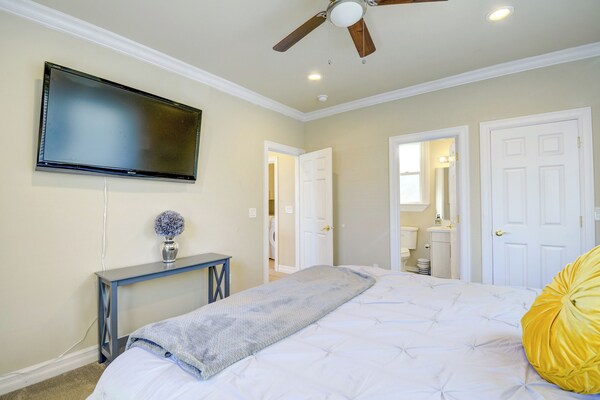 Luxe Federal Way Rental - Walk To The Water! - Tacoma, WA