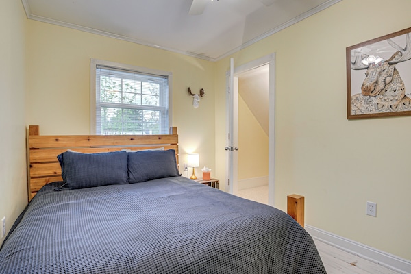 17 Mi To Porkies: Getaway Steps To Beach & Main St - Public Beach, Ontonagon