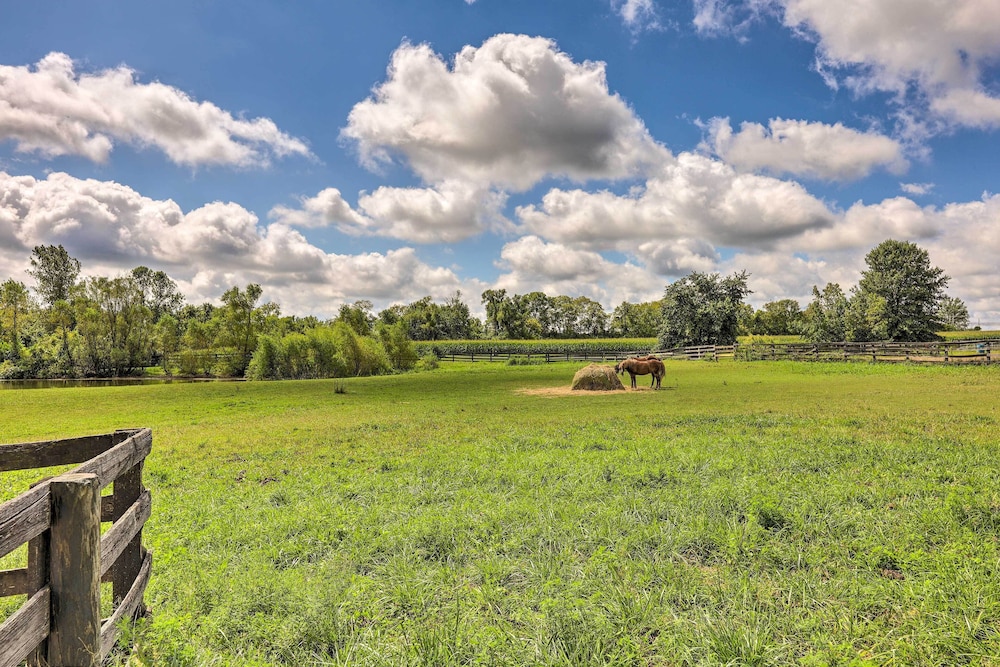 Peaceful Lebanon Farmhouse/ranch W/ Pool! - Waynesville, OH