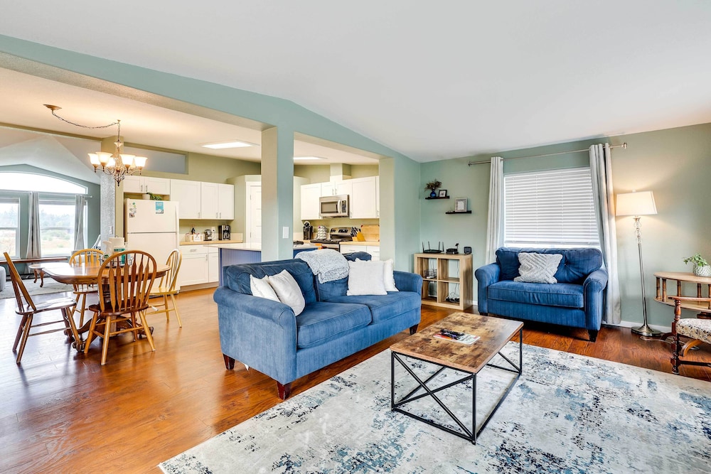 Serene Sequim Retreat W/ Deck: Pets Welcome! - Sequim, WA