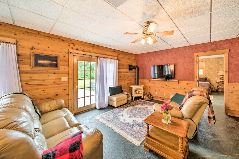 Rustic Keosauqua Gem: Fire Pit & Lake Sugema Views - Lacey Keosauqua State Park, Keosauqua